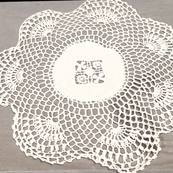 Vintage | Accents | Vintage Knitted Doily With Drawn Work Embroidery ...